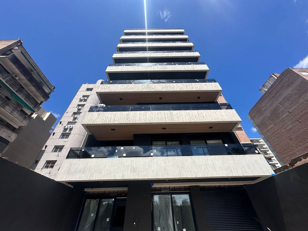 Emprendimiento en terminado entre 3 y 3 ambientes en Tucuman 2038 (2000 ...