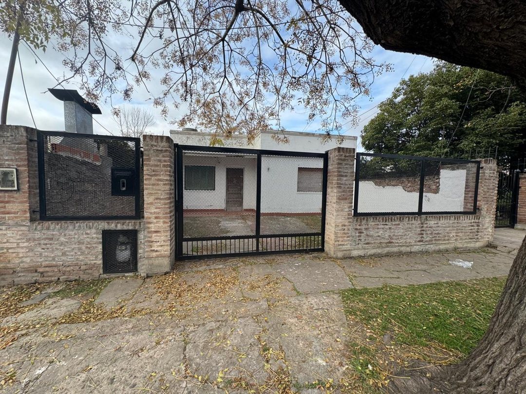 Casa en venta 2 ambientes en Juan Lavalle 800, Rafael Calzada ...