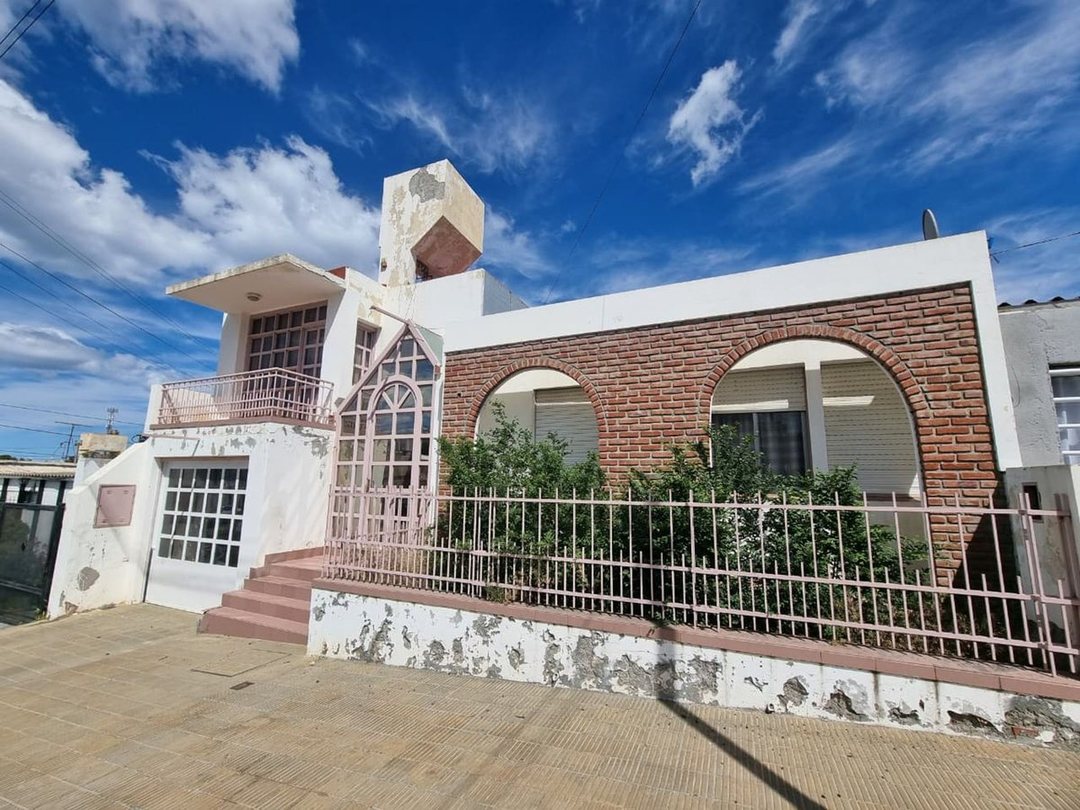 Casa en venta 5 ambientes en Clarin 500, Comodoro Rivadavia, Escalante ...