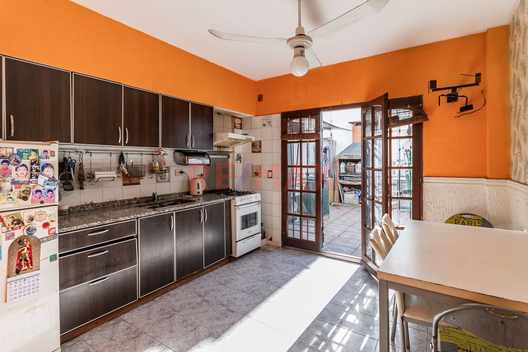 Casa duplex en venta 5 ambientes en Obispo San Alberto 3400, Villa ...