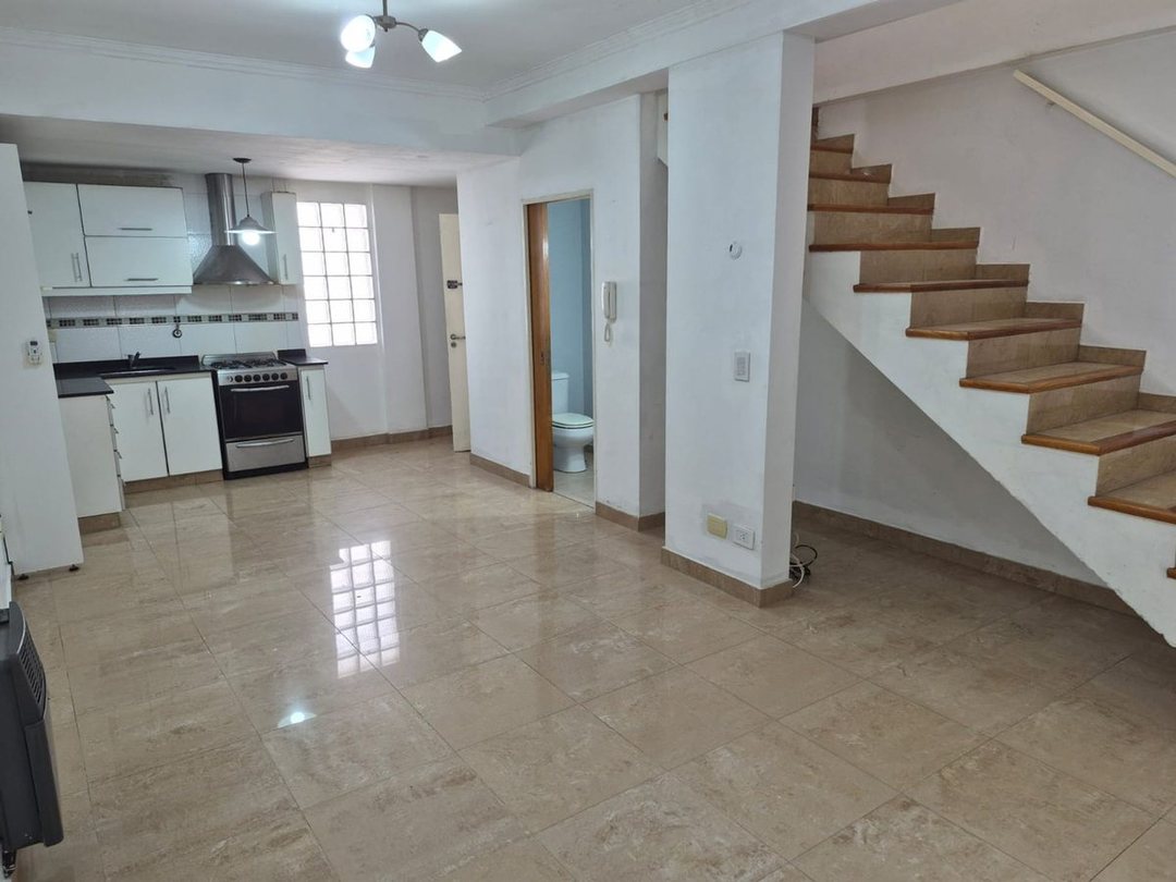 Departamento duplex en venta 2 ambientes en Murguiondo 1100, Villa ...